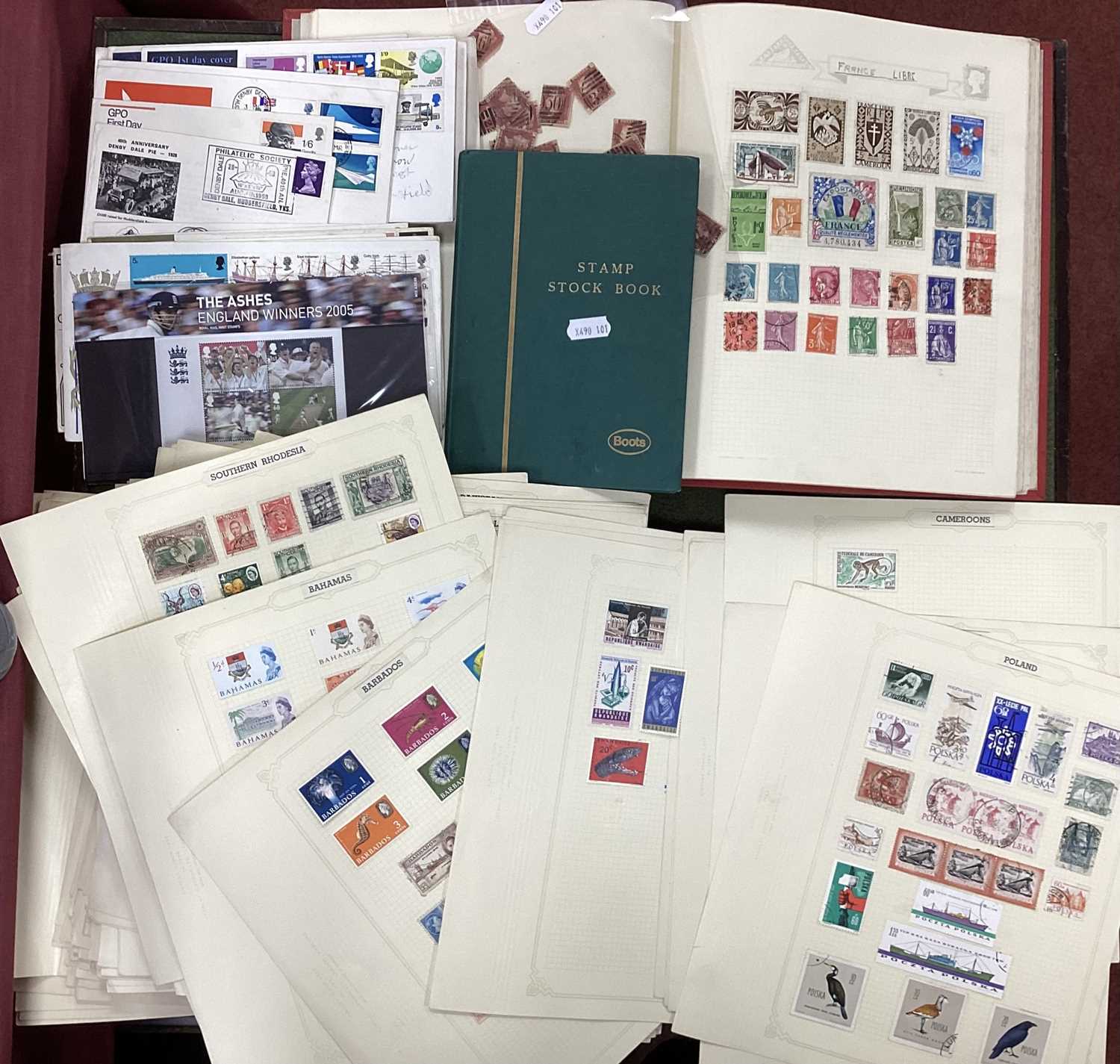 Lot 424 - World stamp collection, mainly modern,
