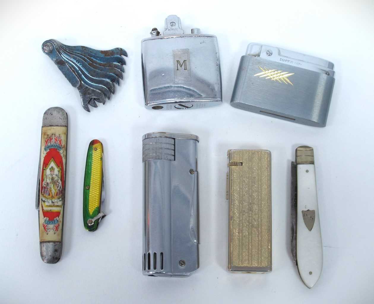 Lot 1305 - Early XX Century fruit knife with a silver