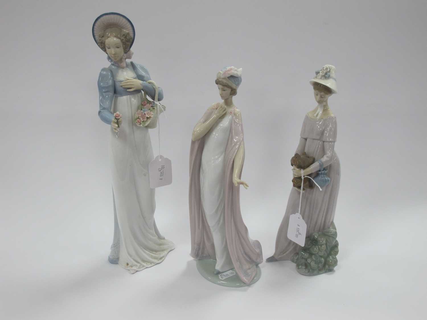 Lot 1168 - Lladro - Breathless Lady Figurine 6403,