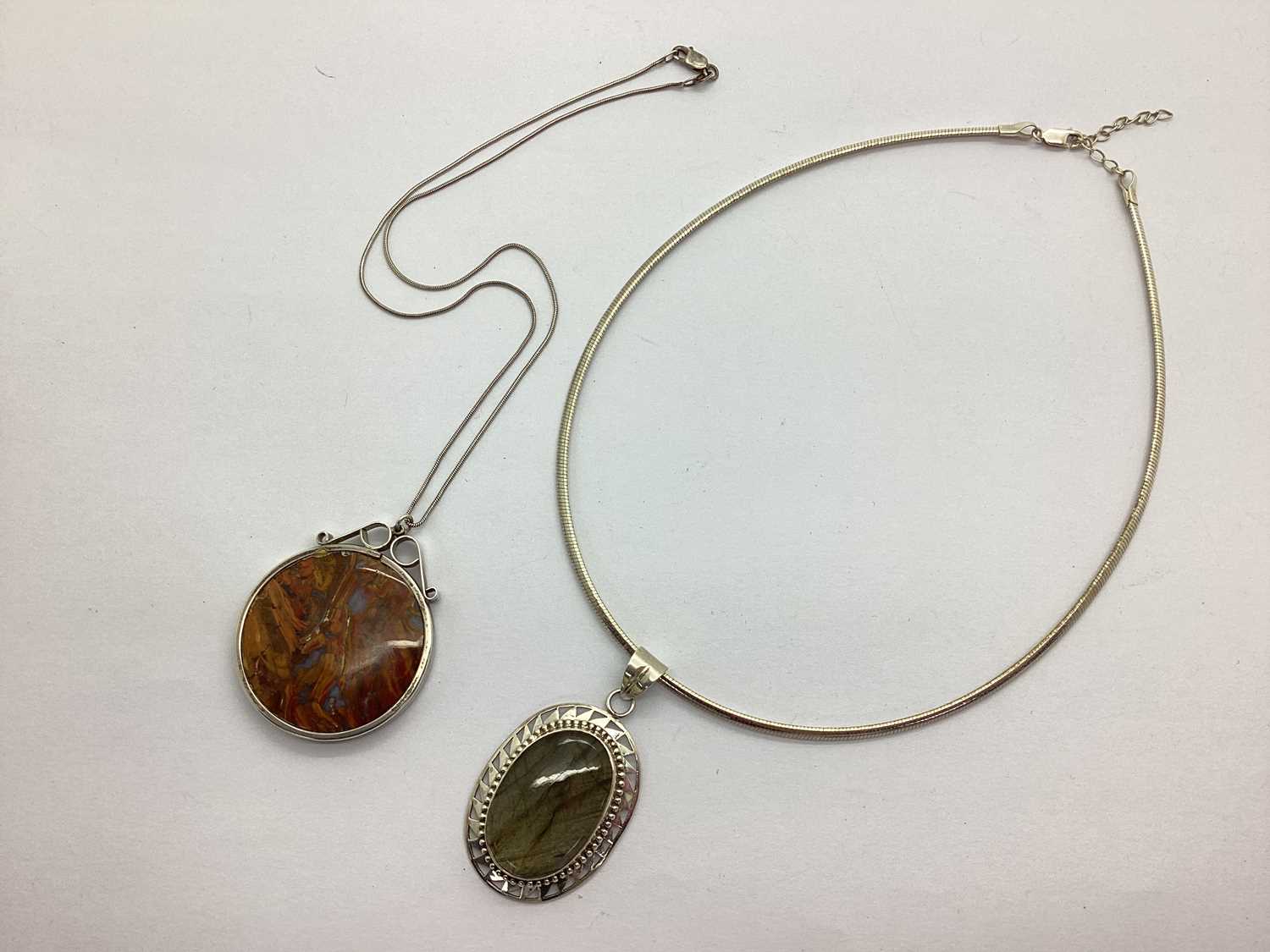 Lot 186 - A Flat Link Chain of Collarette Style,