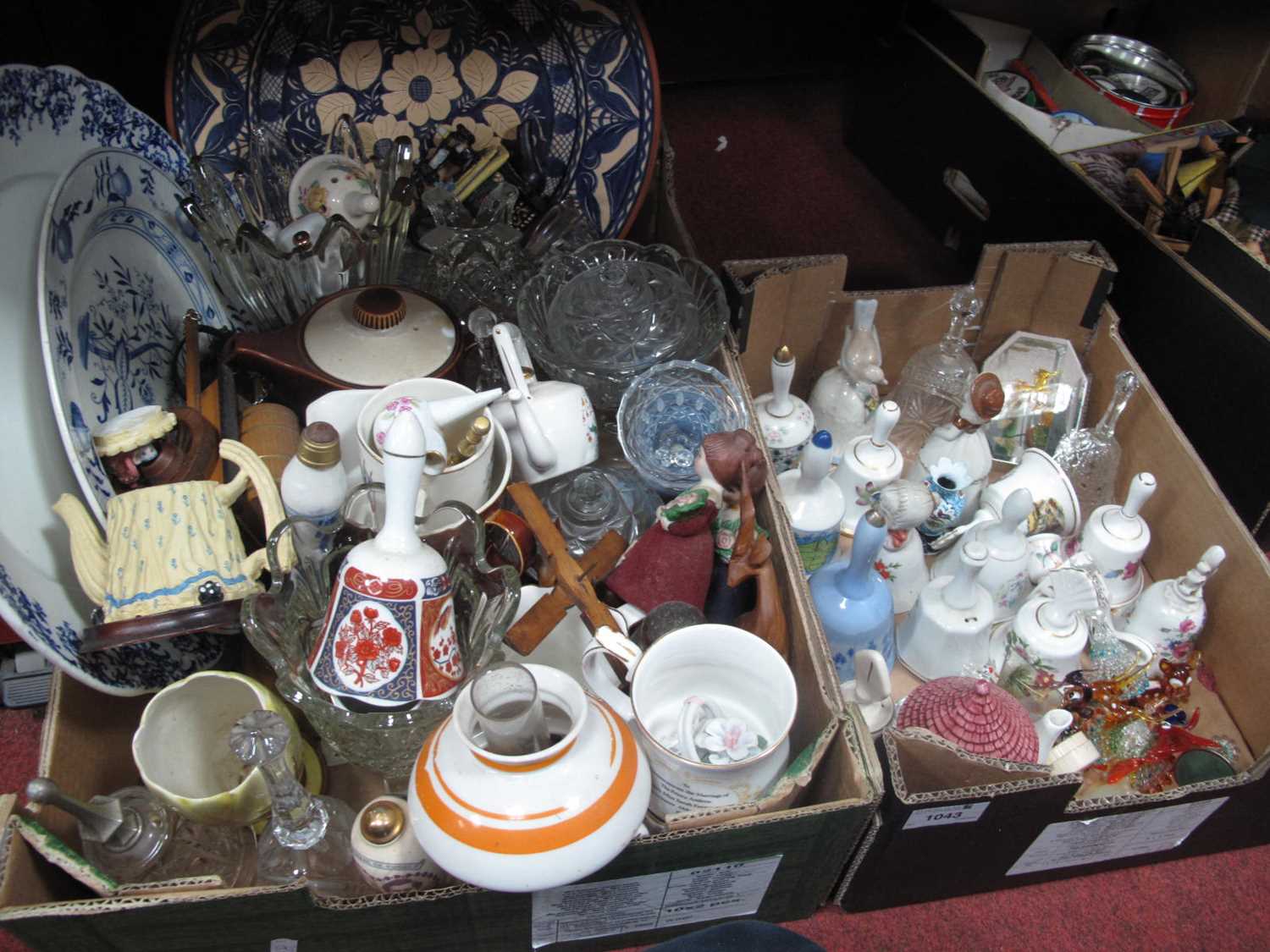Lot 1043 - Glassware, ceramics, meat plates, pottery