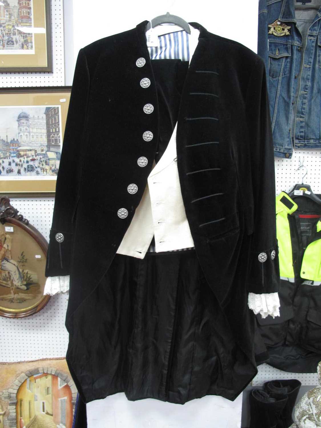 Lot 1558 - Favourbrook of Jermyn St. London Cream