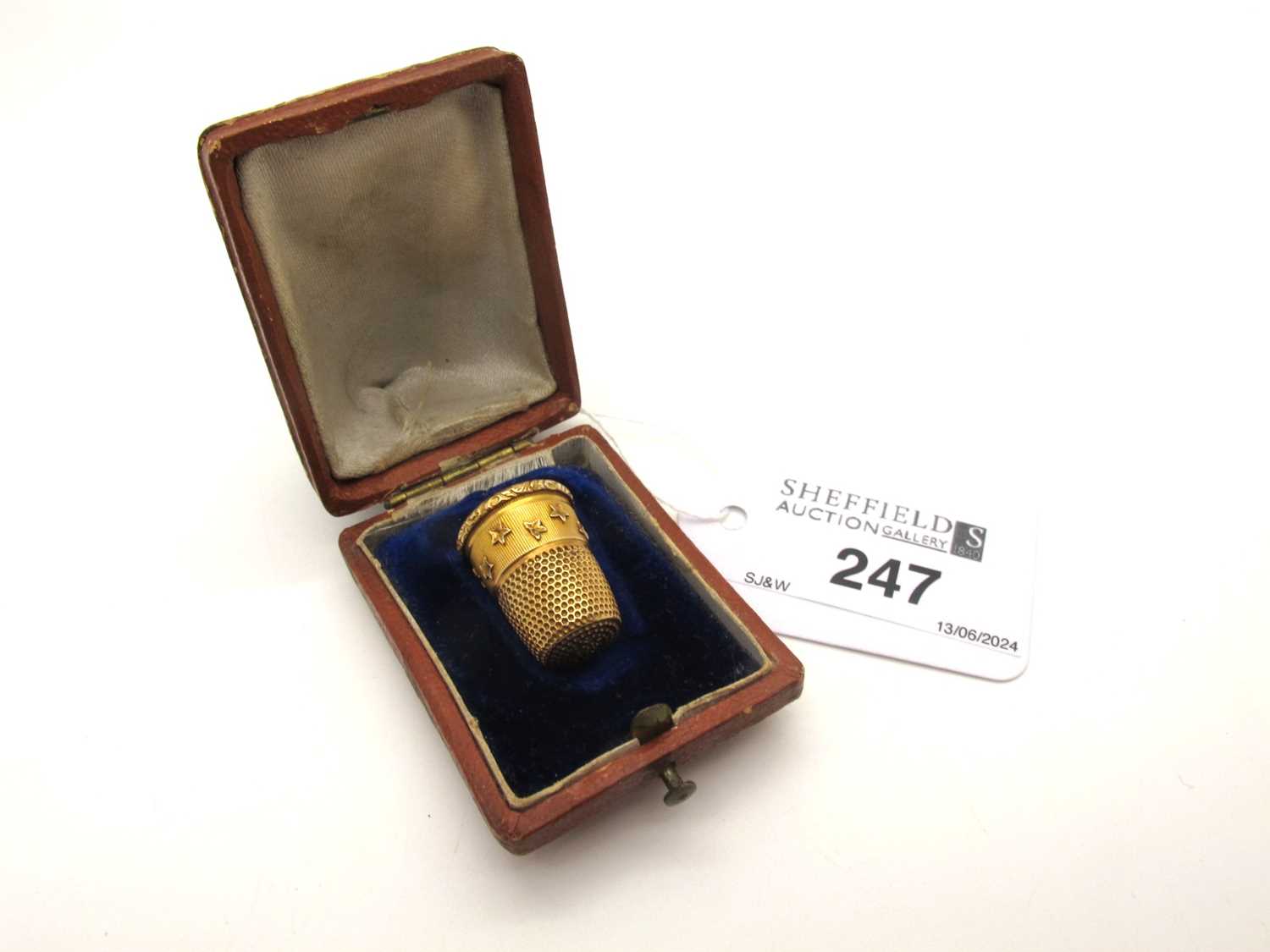 Lot 247 - A Decorative Antique Thimble, with star