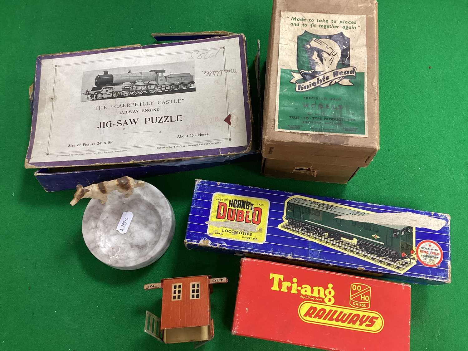 Lot 541 - A 'OO' Triang 'Stephensons Rocket', a Mid XX