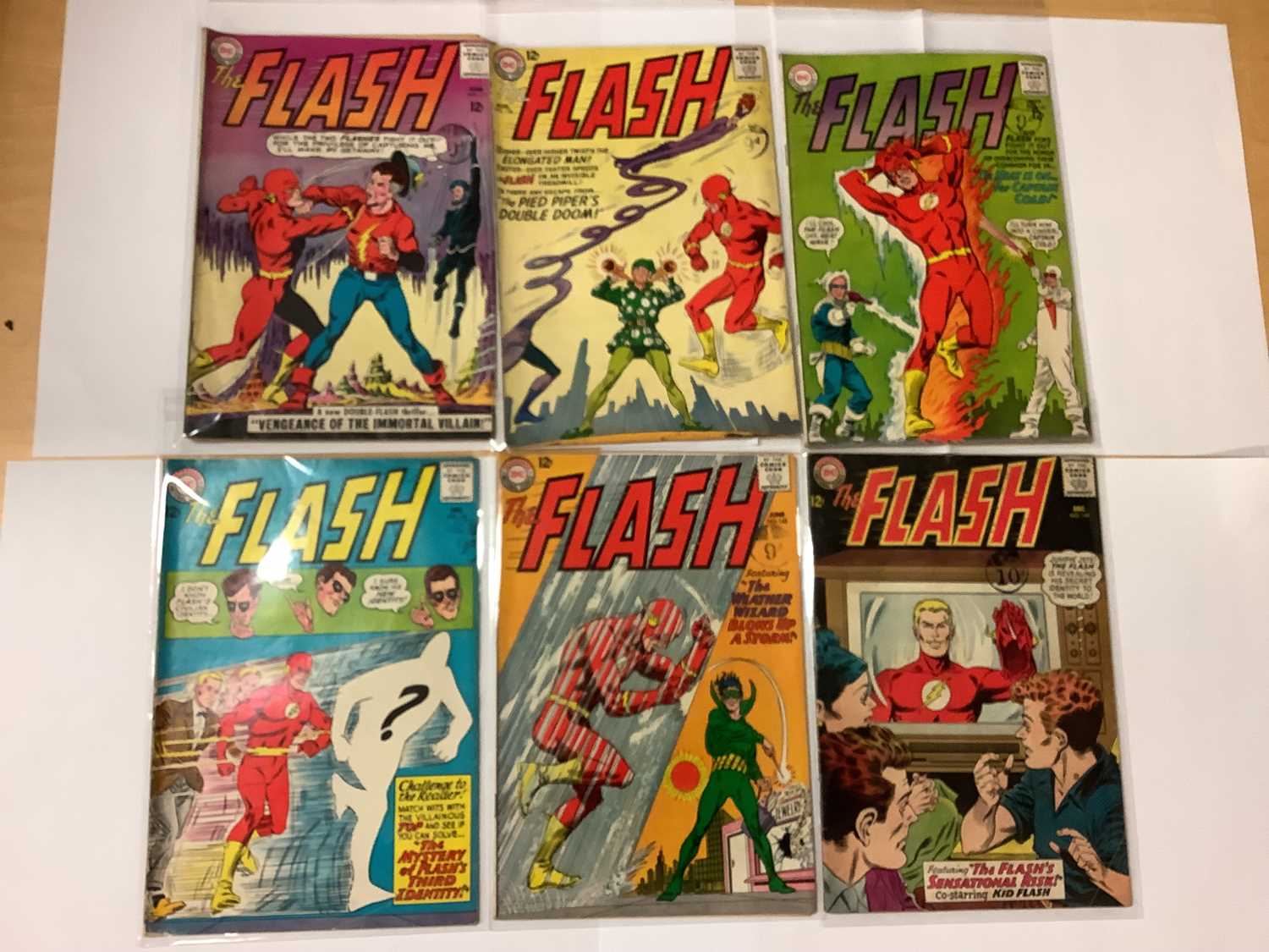 Lot 753 - Six The Flash DC Comics, comprising #137,