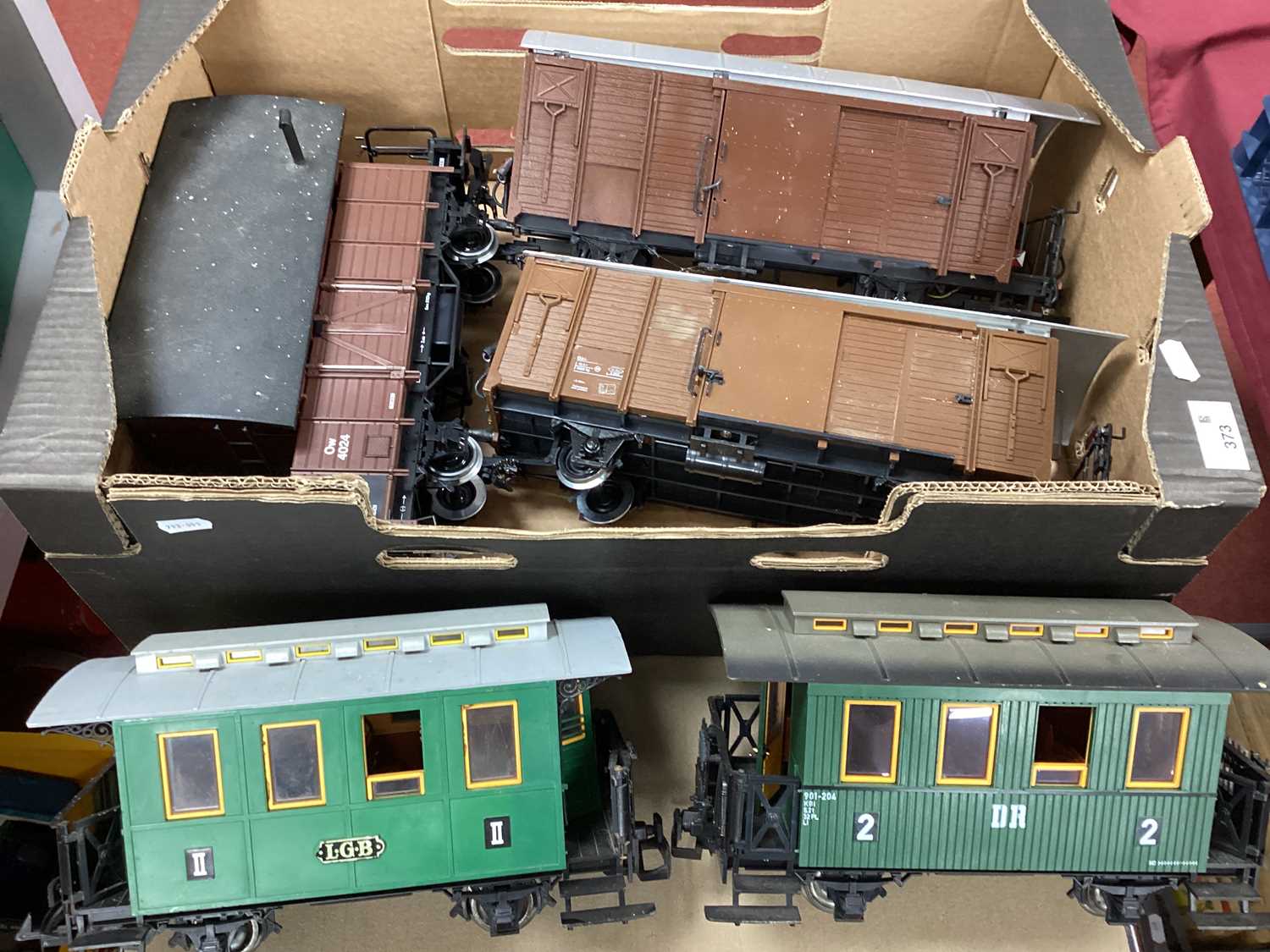 Lot 373 - Six 'G' Gauge Unboxed Rolling Stock,