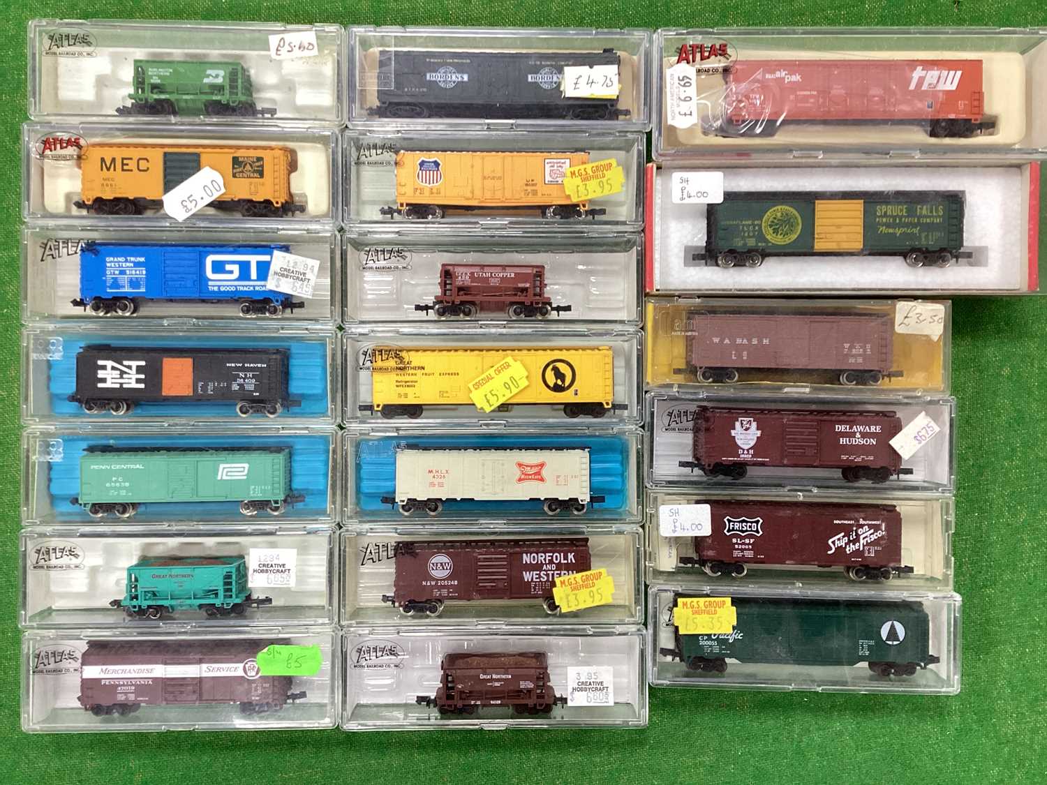 Lot 660 - Twenty N Gauge Outline American Rolling