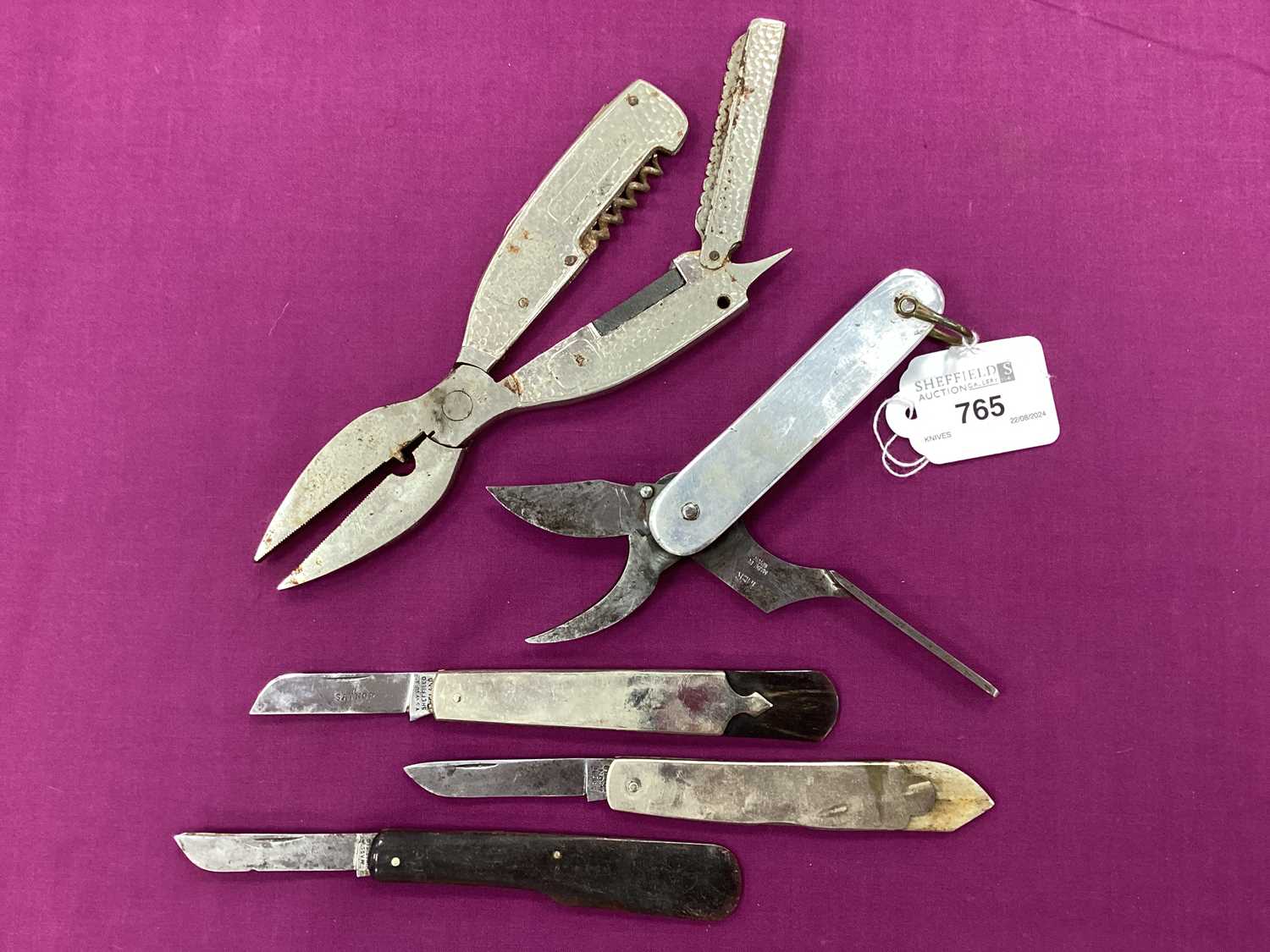 Lot 765 - Budding Knives, including W Saynor Sheffield,