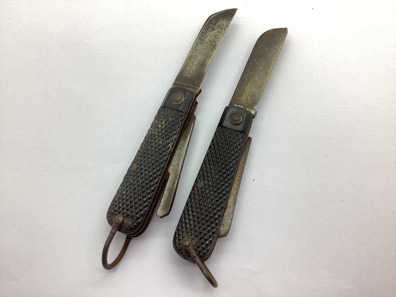 Lot 453 - WWII British Army Jack Knife, with tin