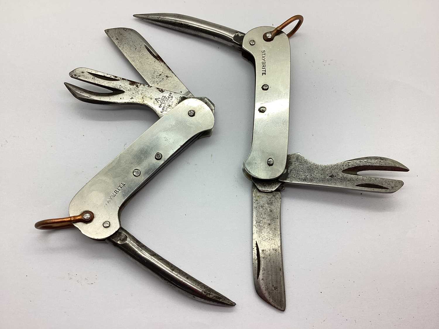 Lot 472 - WWII British Army Jack Knife, with marlin