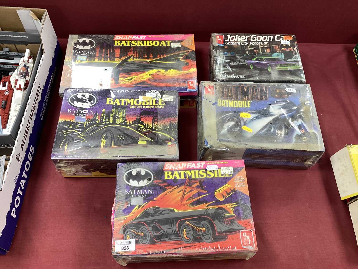 Lot 828 - Five Batman Themed Plastic Model Kits by AMT.