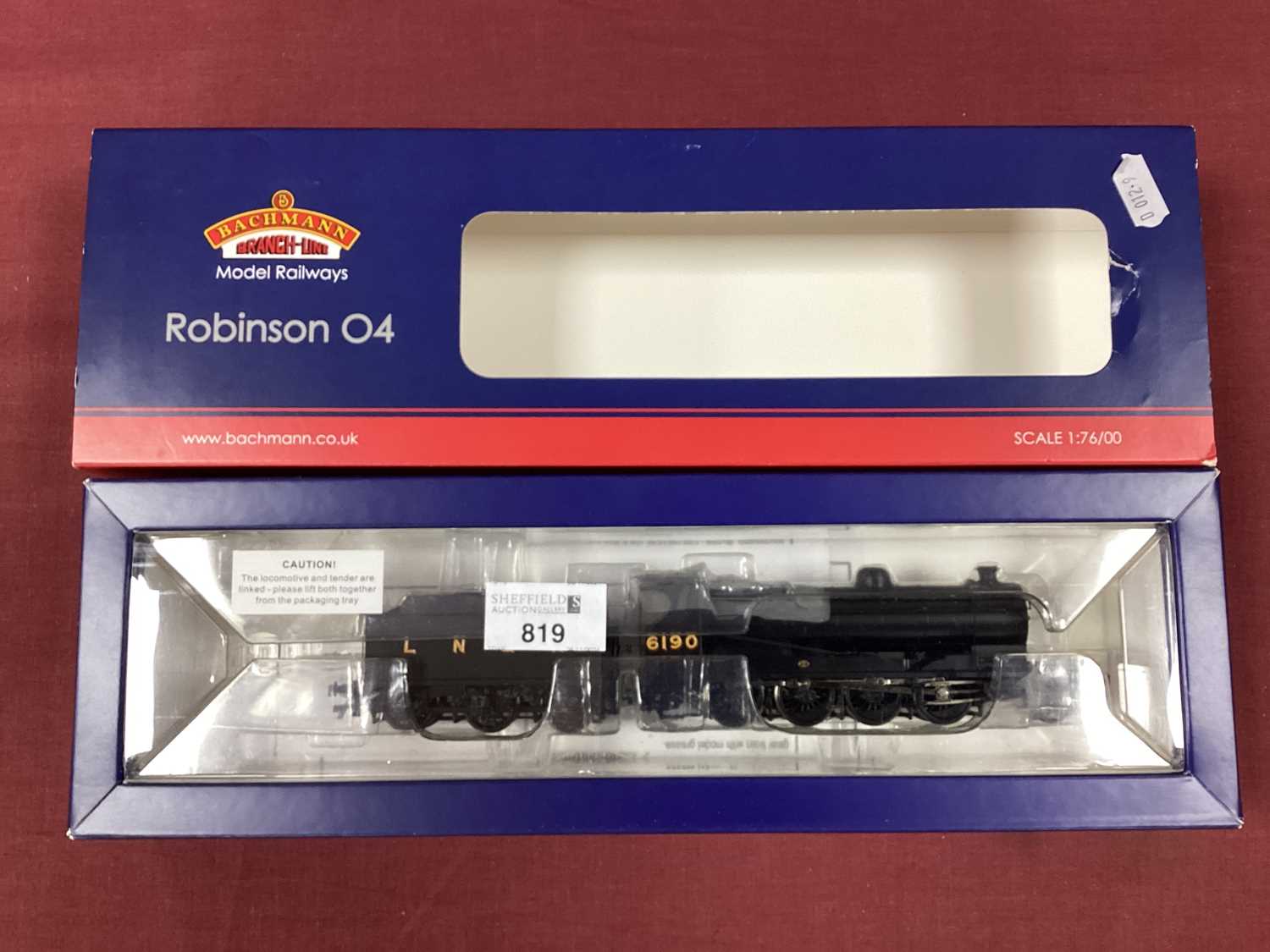 Lot 819 - Bachmann 00 gauge LNER Robinson 04 class