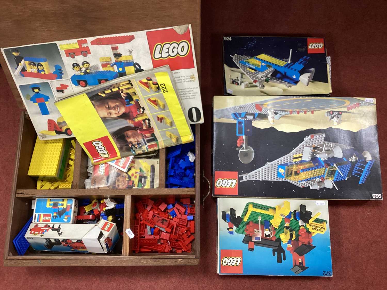 Lot 573 - A Quantity of Late 1970's Lego to include