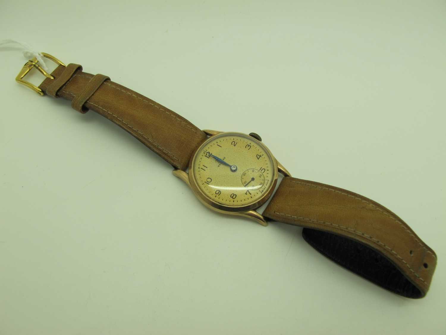 Lot 125 - Record; A 9ct Gold Cased Gent's Wristwatch,