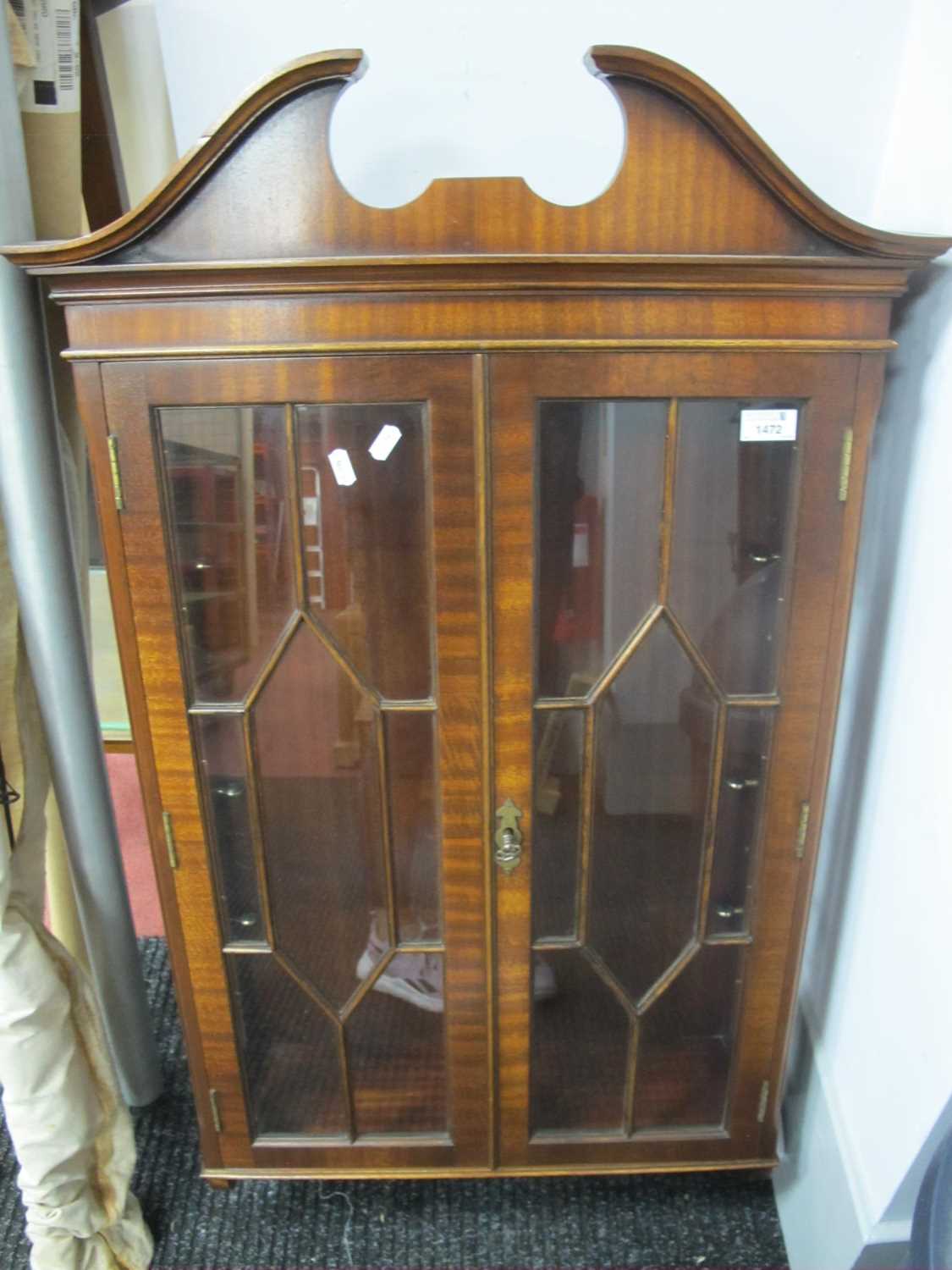 Lot 1472 - Reproduction Mahogany Wall Display cabinet