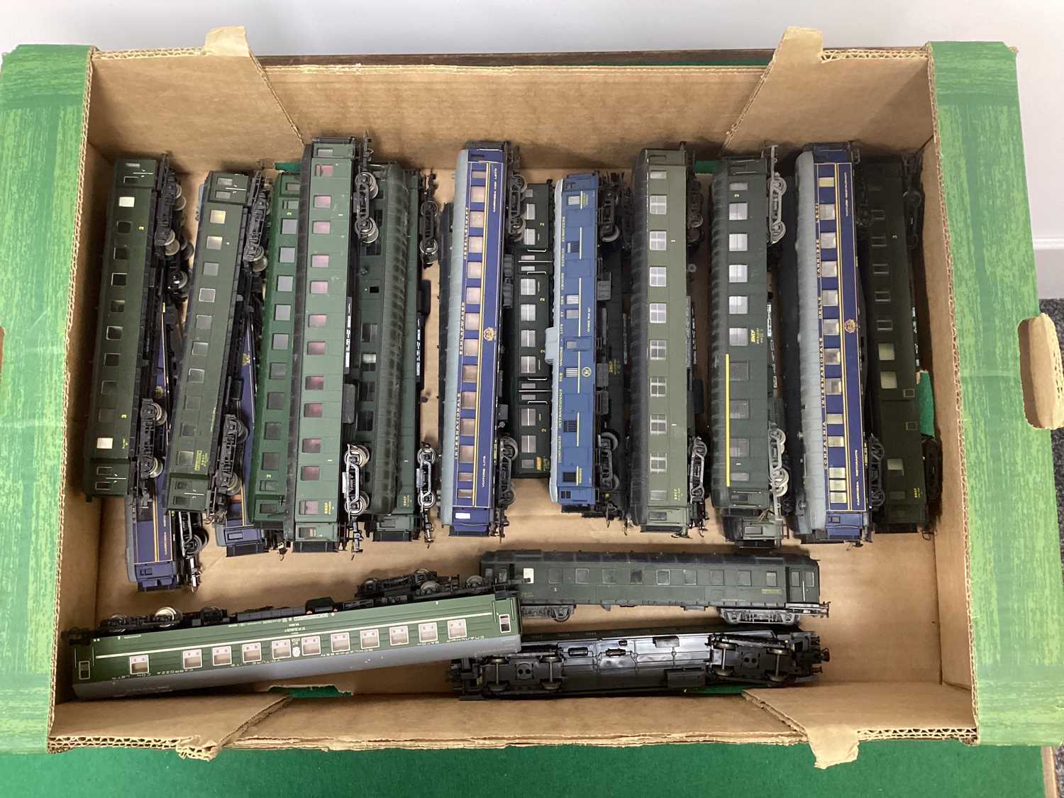 Lot 11 - Approximately Twenty Five HO Scale European
