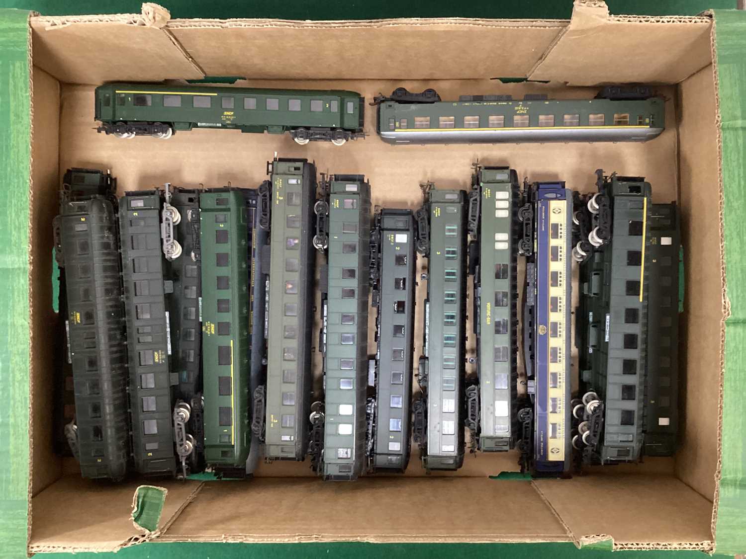 Lot 14 - Approximately Nineteen HO Scale European