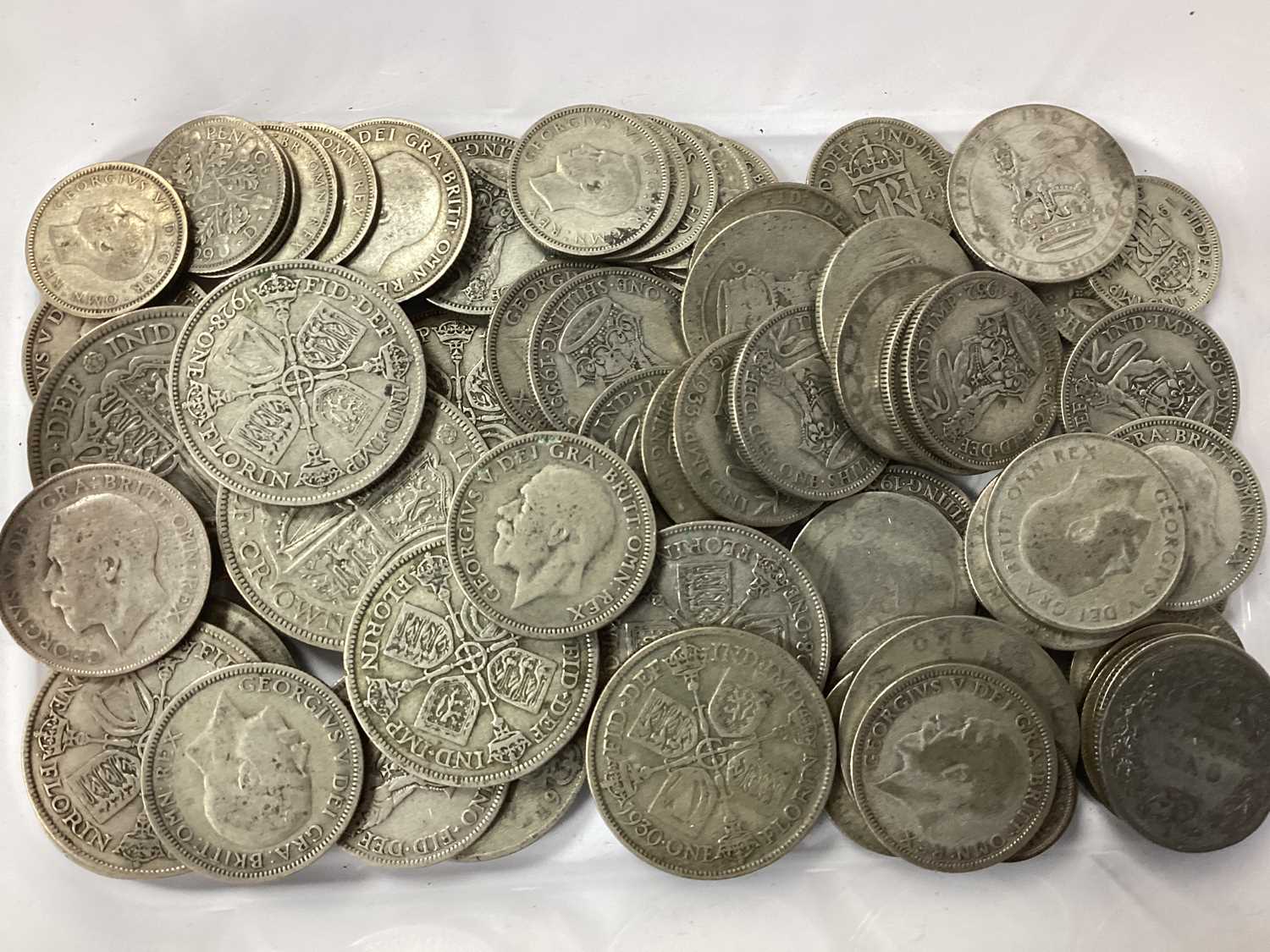 Lot 515 - GB Pre 1947 Silver Coins, including Half
