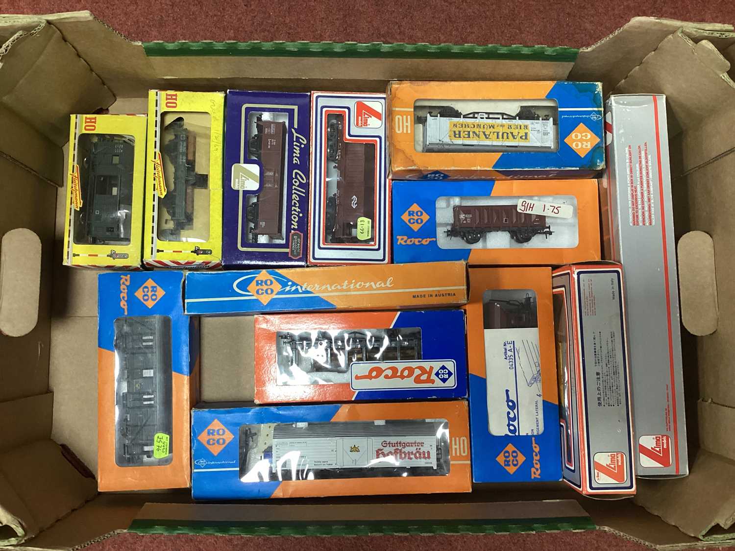 Lot 70 - Fourteen Boxed HO Gauge European Wagons by