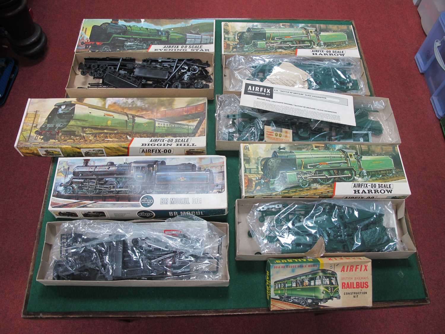 Lot 255 - Six Airfix OO Scale Plastic Model Kit