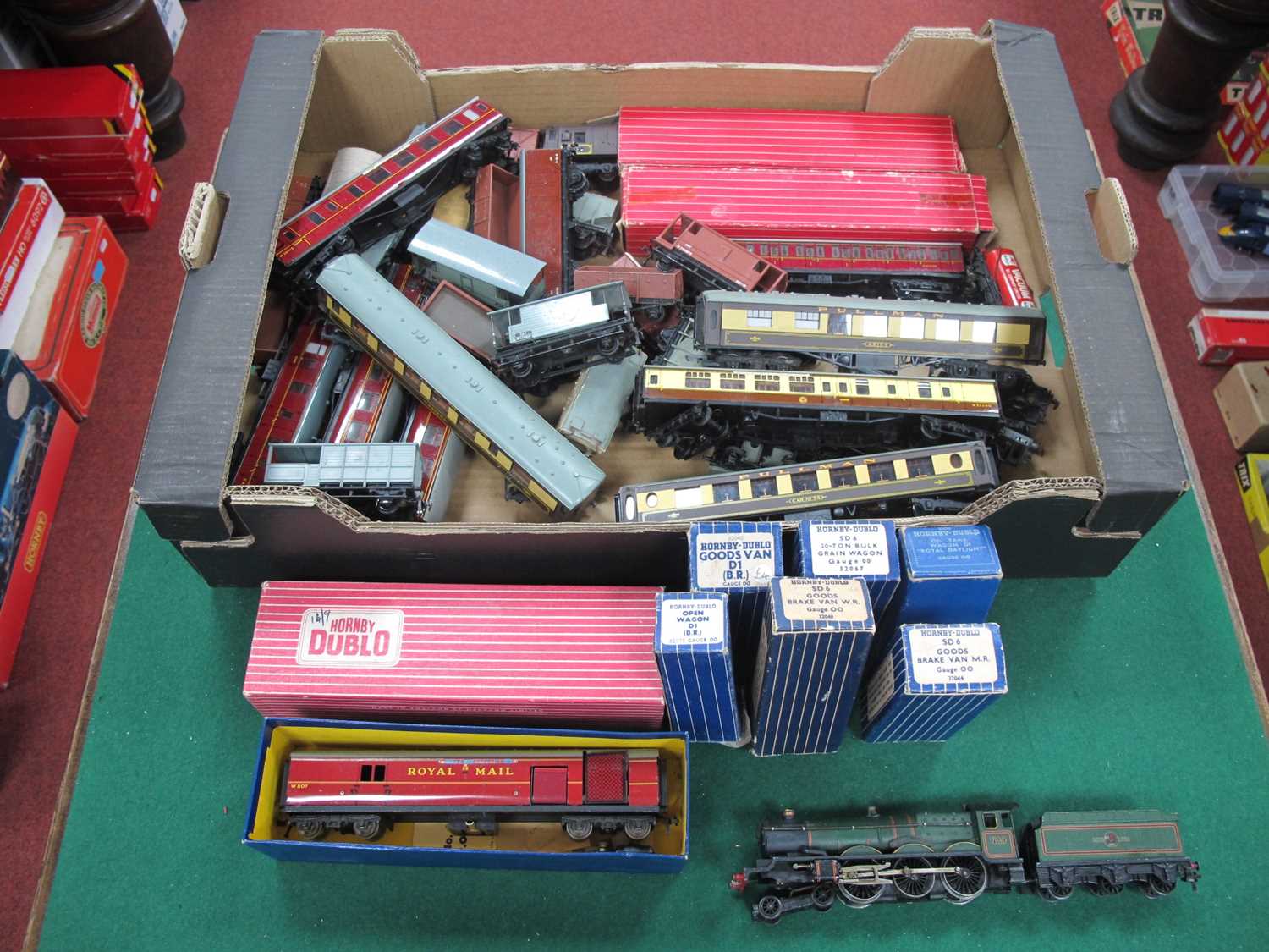 Lot 265 - A Hornby Dublo OO Gauge Castle Class