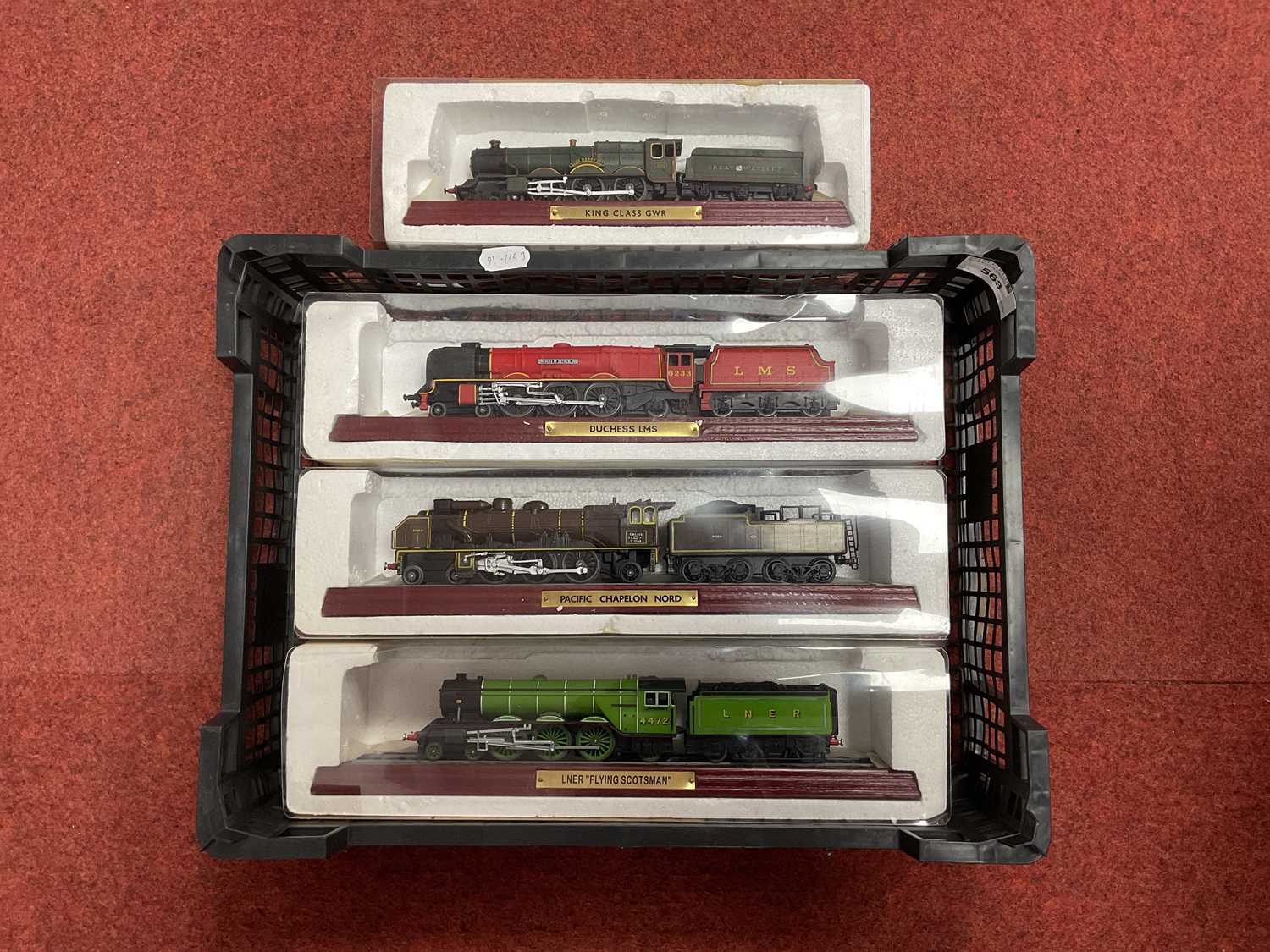 Lot 563 - Four approximately 1:100 scale static model