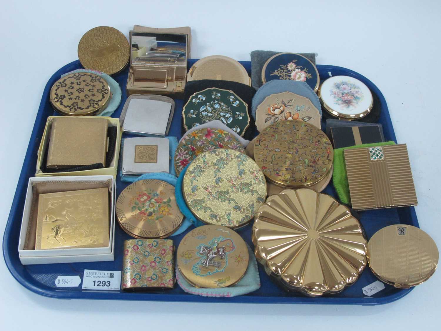 Lot 1293 - Compacts - Vogue, Volupre, Yardley, Zenetti,