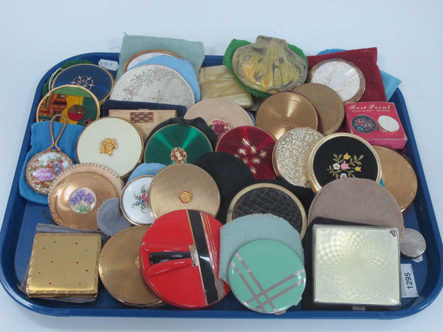 Lot 1295 - A Collection of Vintage Powder Compacts,