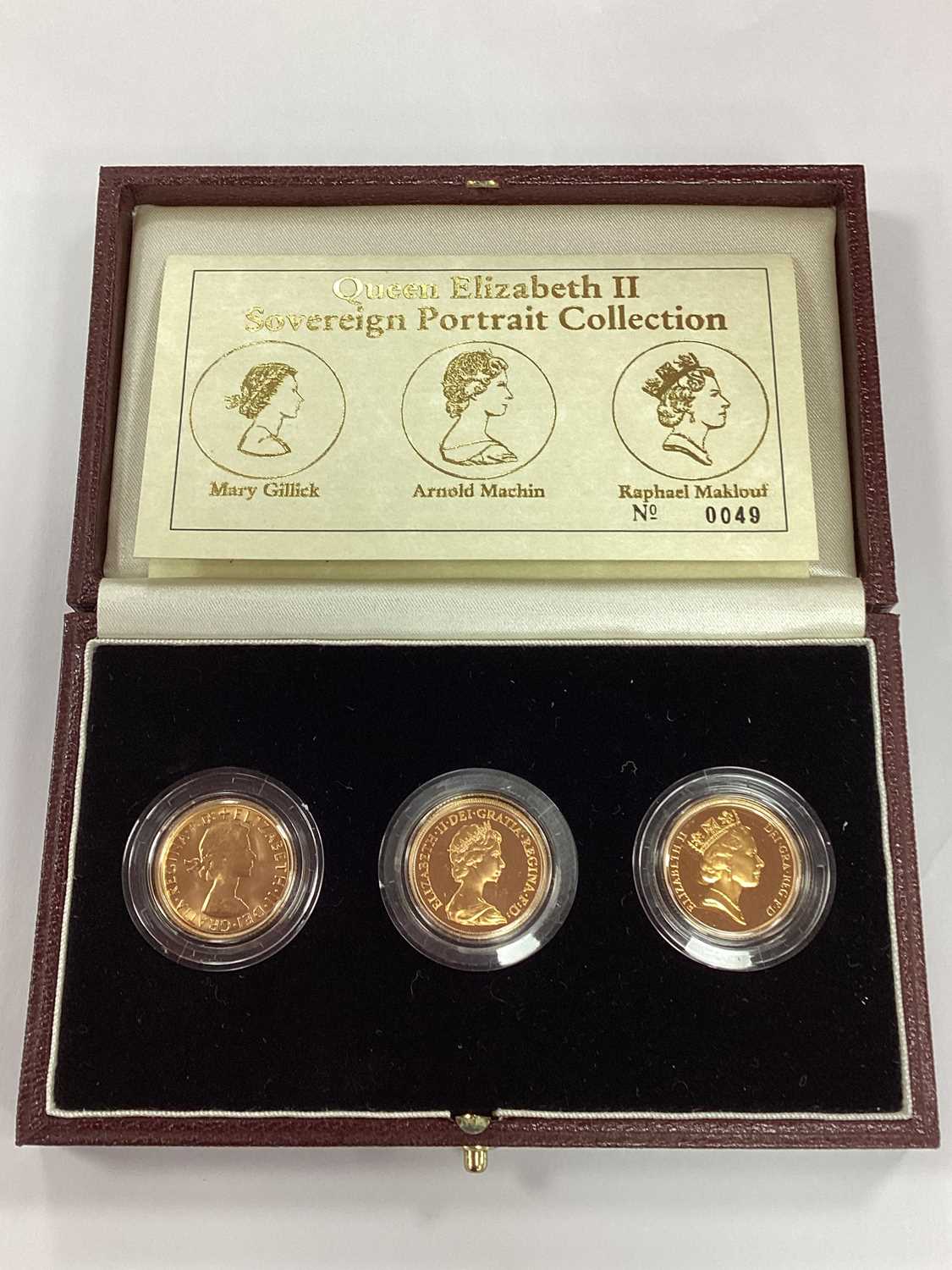 Lot 638 - Royal Mint QEII Gold Sovereign Three Coin