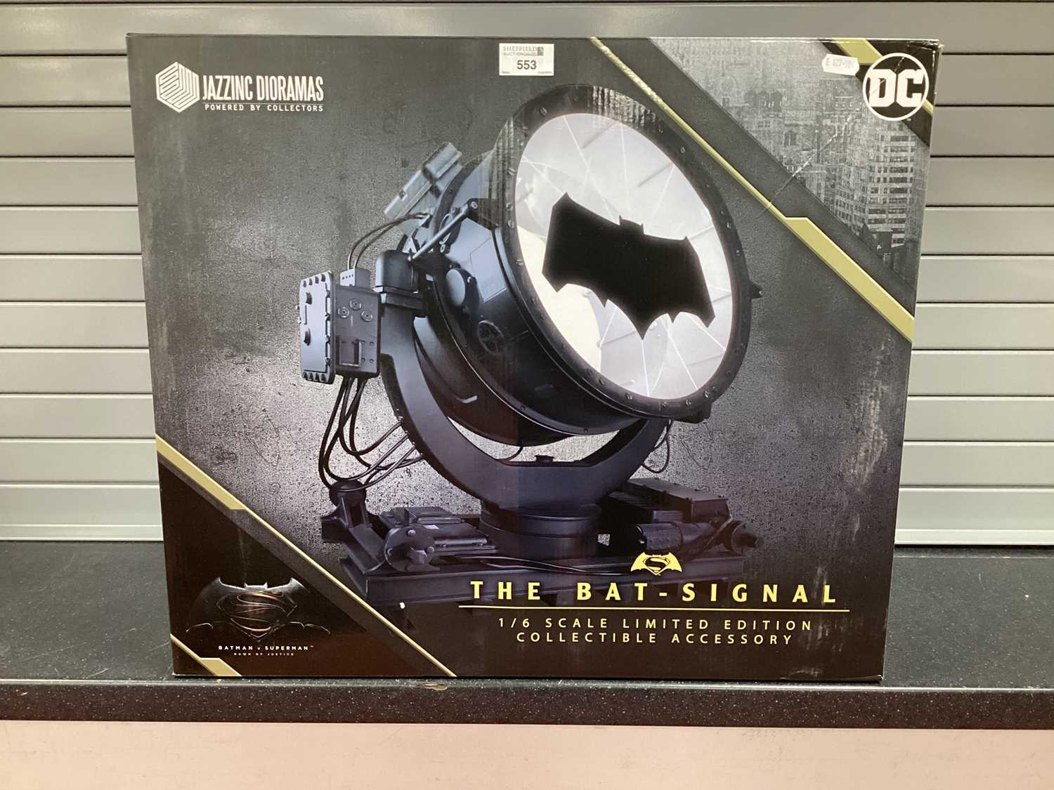 Lot 553 - A Jazzinc Dioramas 1/6 Scale The Bat-Signal