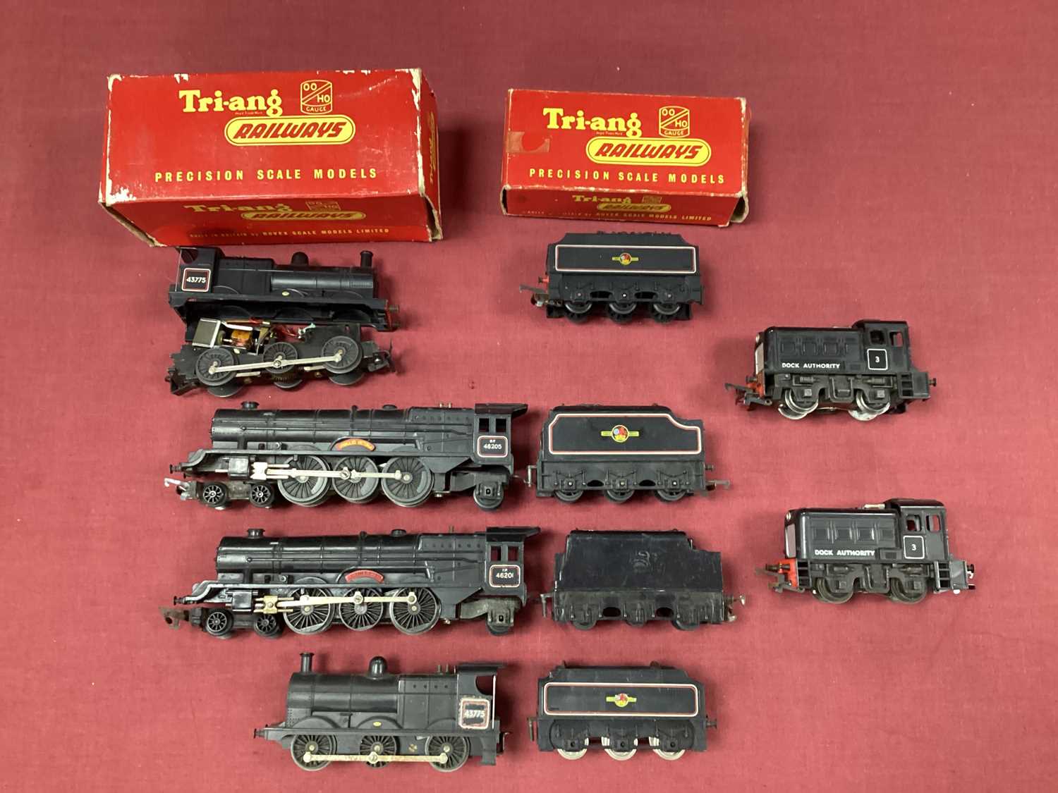 Lot 808 - Six Triang 00 gauge locomotives: two