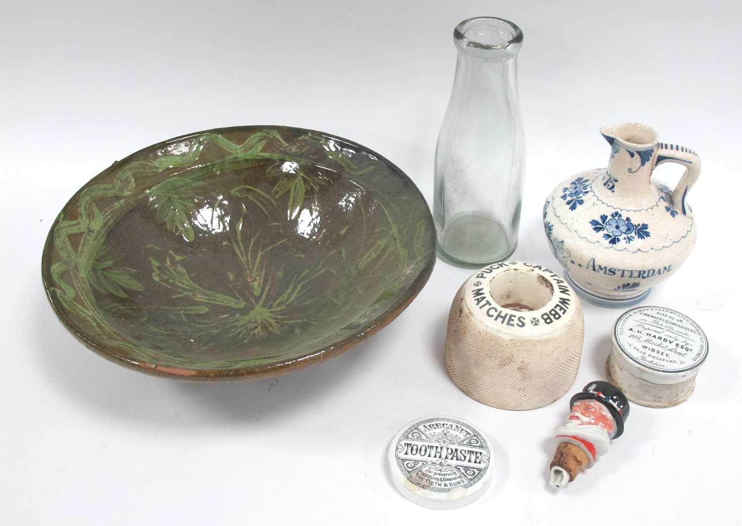 Lot 1161 - Hardy of Wibsey & Areca Nut Tooth Paste Pot