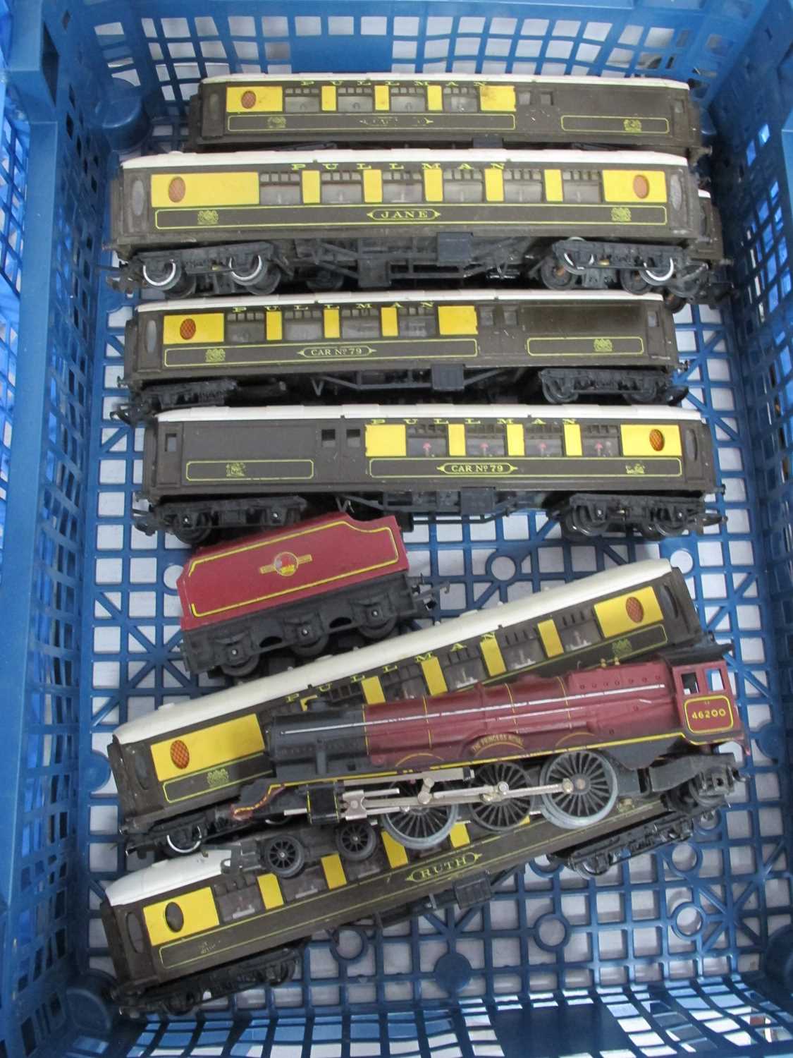 Lot 605 - A Triang 00 gauge Princess Royal Pacific