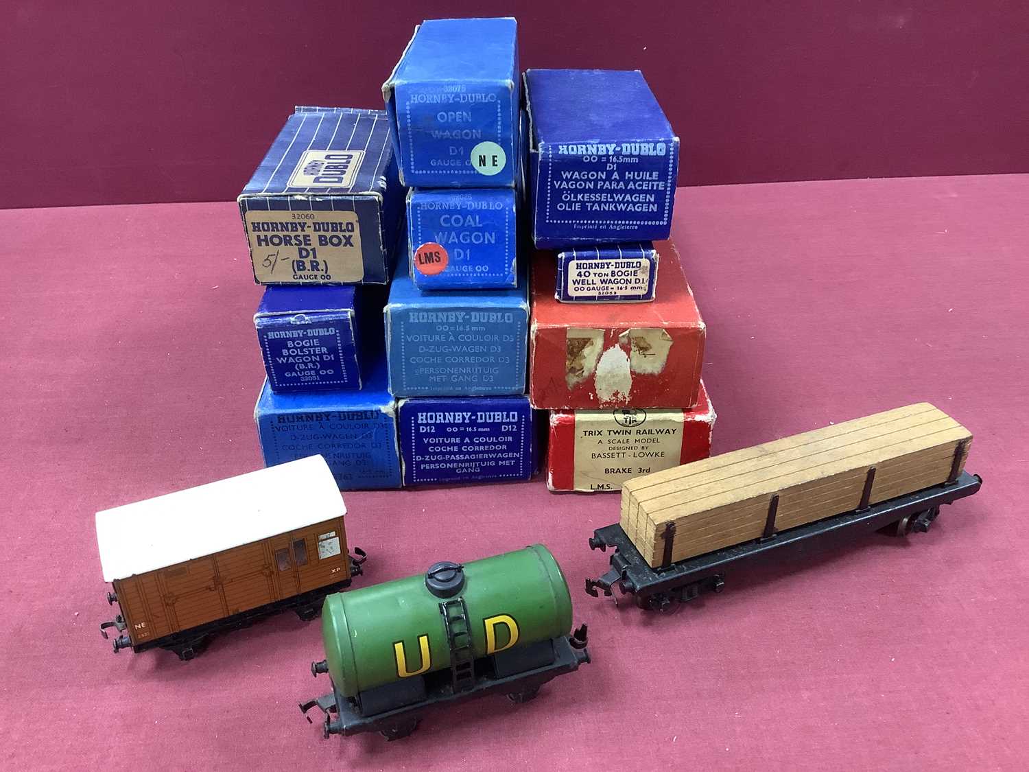Lot 398 - A Quantity of Post War Hornby Dublo and Trix