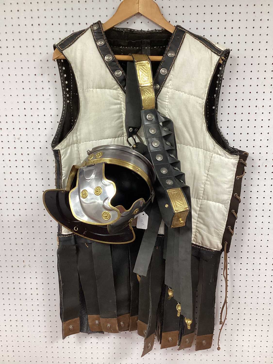 Lot 407 - Reproduction Imperial Roman Gallic Helmet,