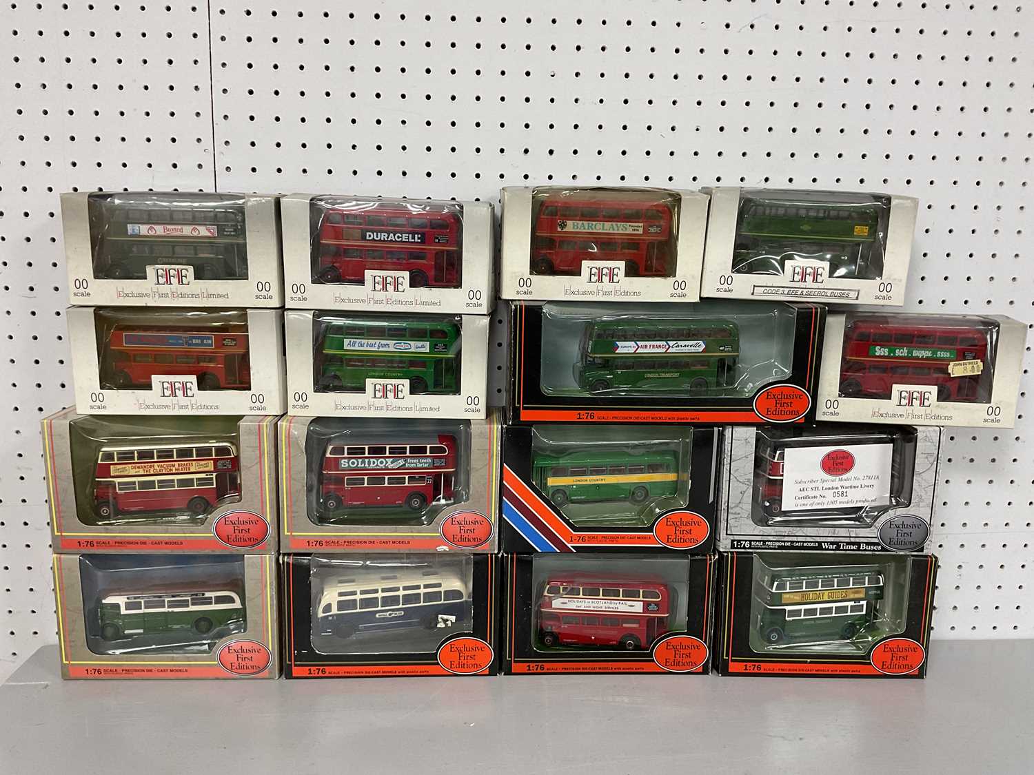 Lot 588 - Sixteen 1:76th Scale Diecast Model Buses by