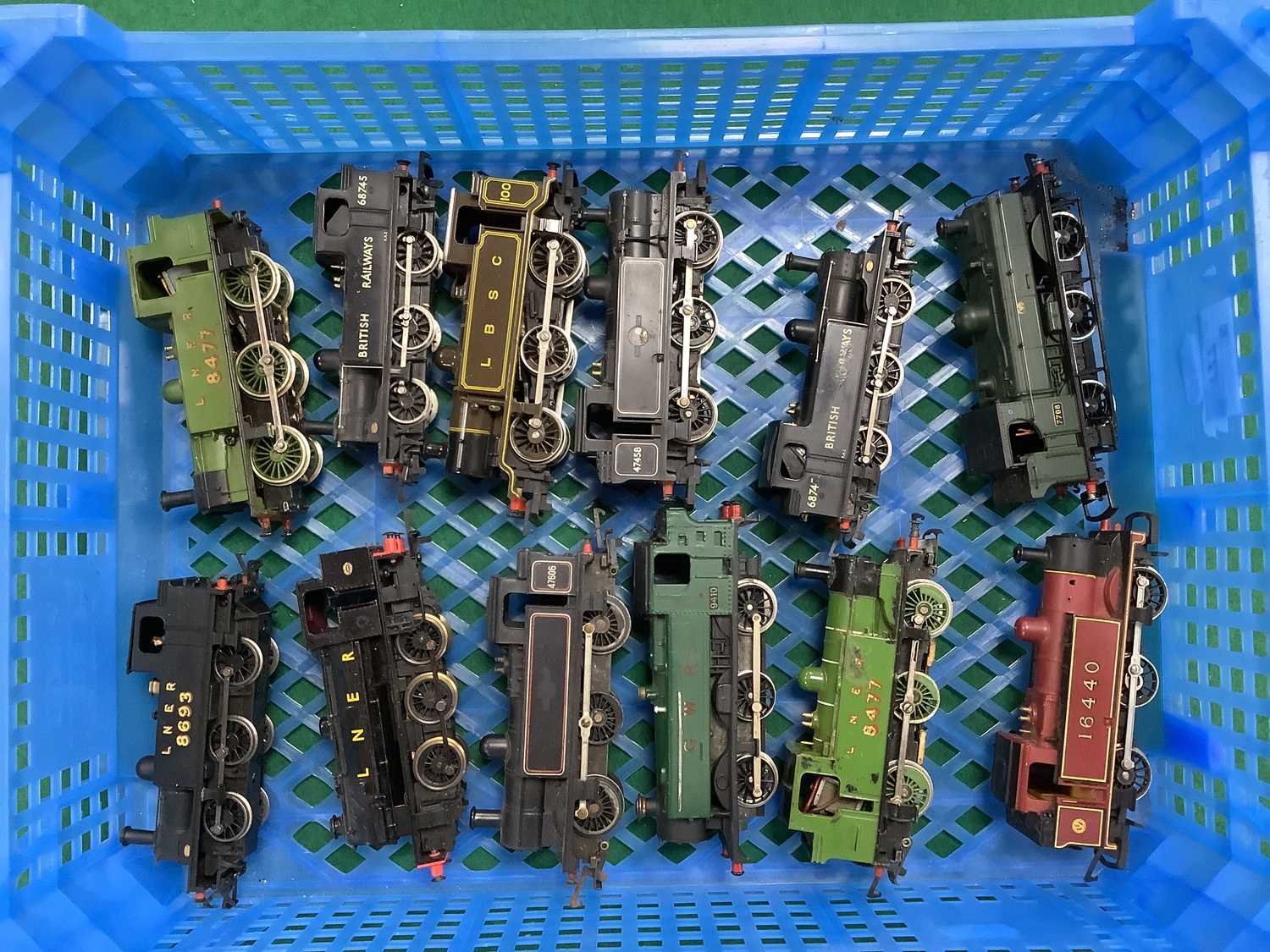 Lot 777 - Twelve 00 gauge 0-6-0 tank engines by Hornby,