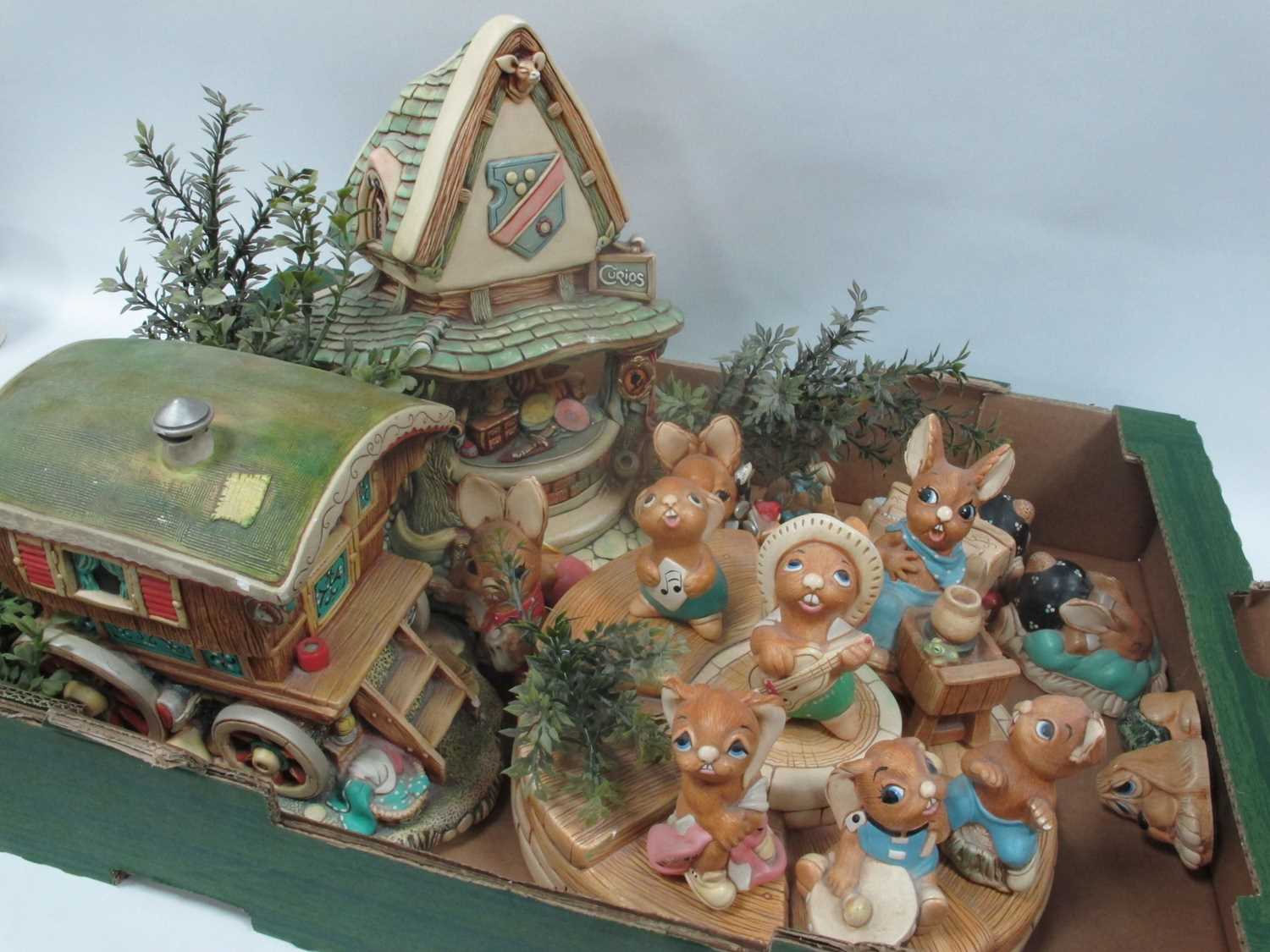 Lot 1079 - Pendelfin 'Caravan', 'Curiosity Shop' and