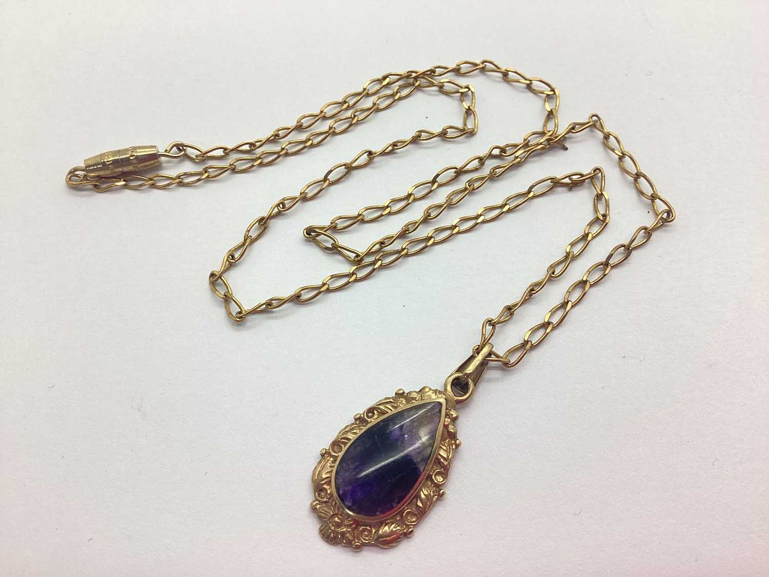 Lot 59 - A 9ct Gold Blue John Pendant, the teardrop