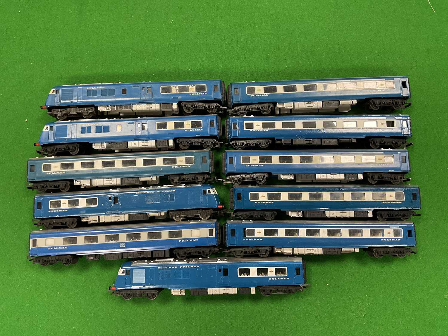 Lot 503 - Two Triang 00 gauge Blue Pullman trains