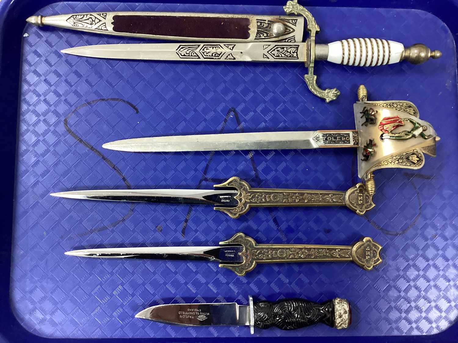 Lot 322 - Assorted Decorative Knives, blade stamped