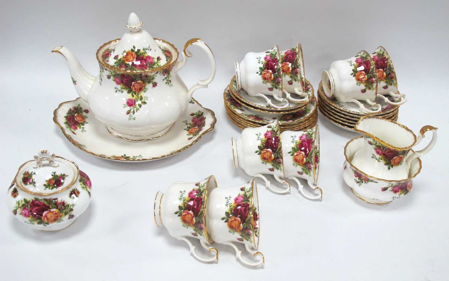 Lot 1186 - Royal Albert 'Old Country Roses' Tea Ware