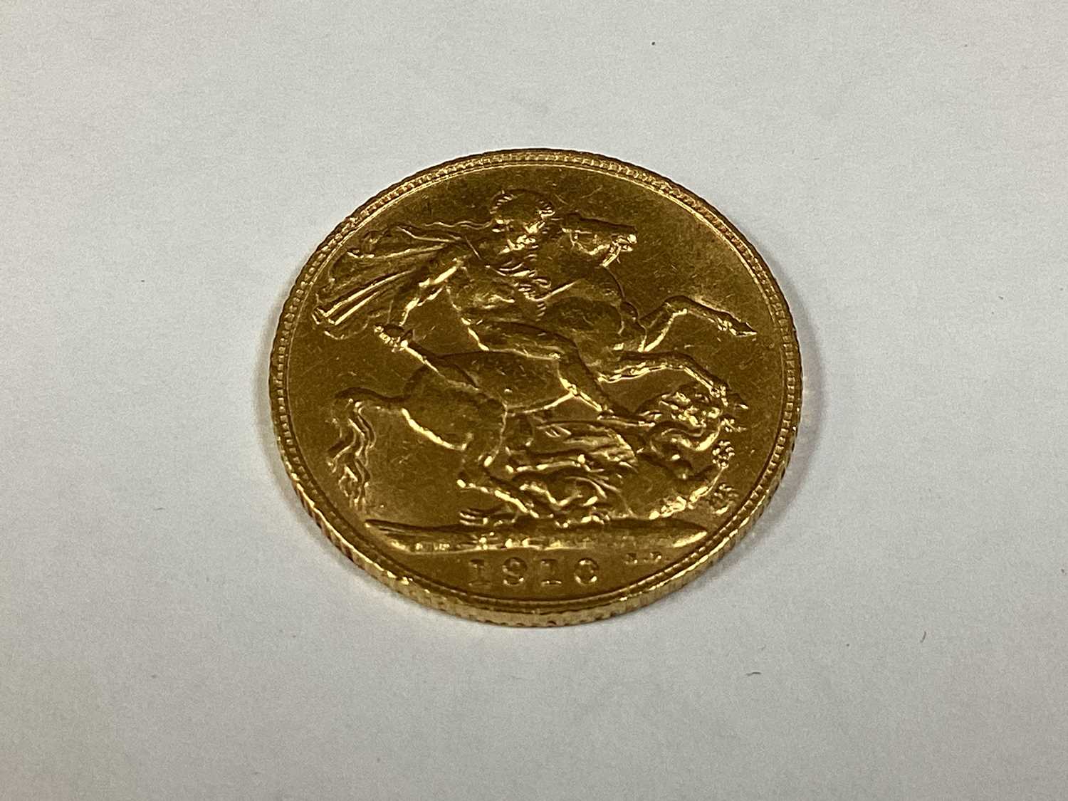 Lot 687 - 1910 Edward VII Gold Sovereign.