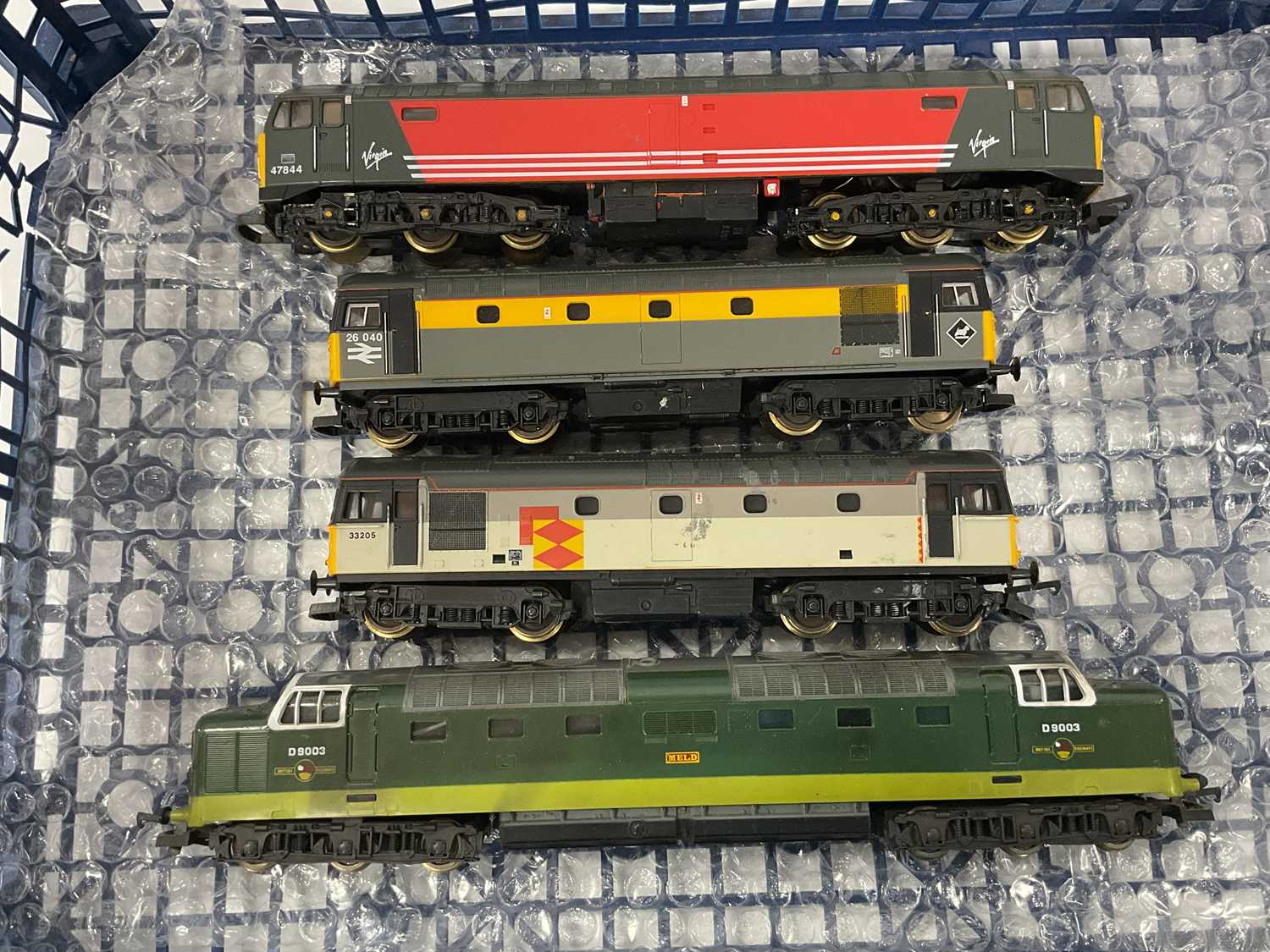 Lot 553 - Four Lima 00 gauge diesel locomotives: Class