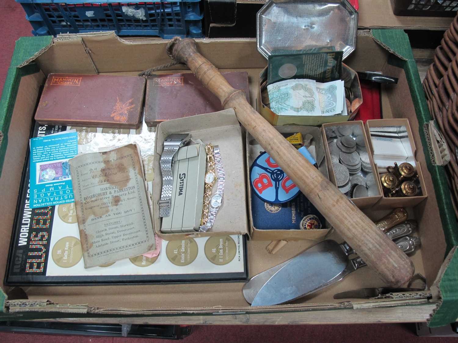 Lot 1122 - A Collection of Miscellaneous Items,
