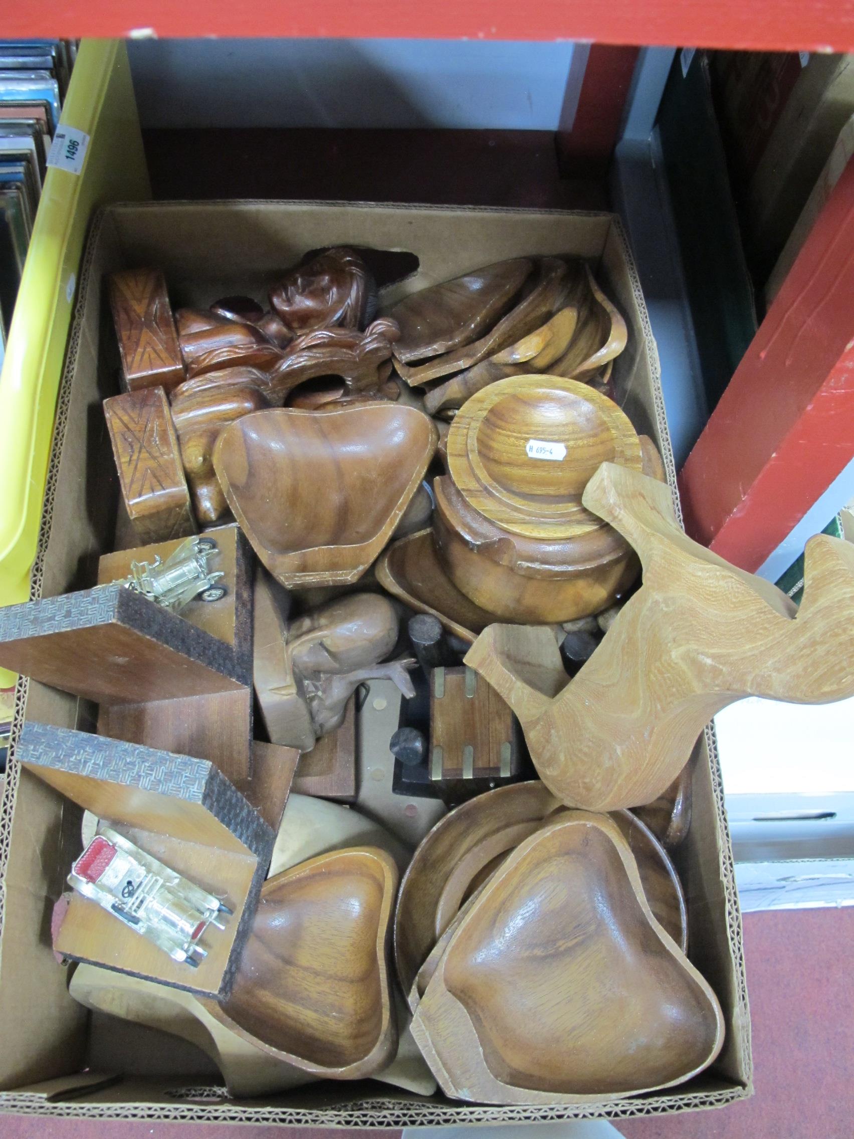 Lot 1258 - Wooden ware and treen including figural and