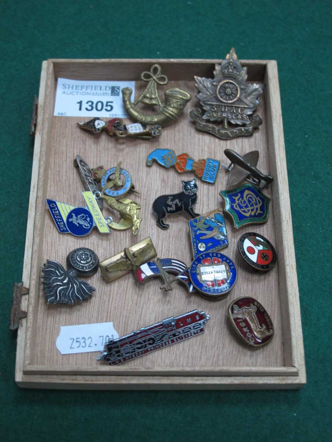 Lot 1305 - WWII Anti-Communist Axis Badge Featuring