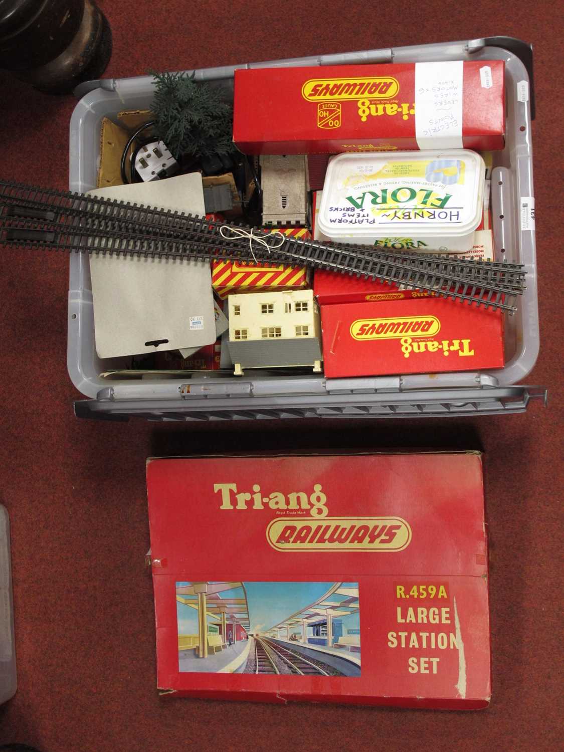 Lot 431 - A Quantity of Mainly Tri-ang "OO" Gauge/4mm